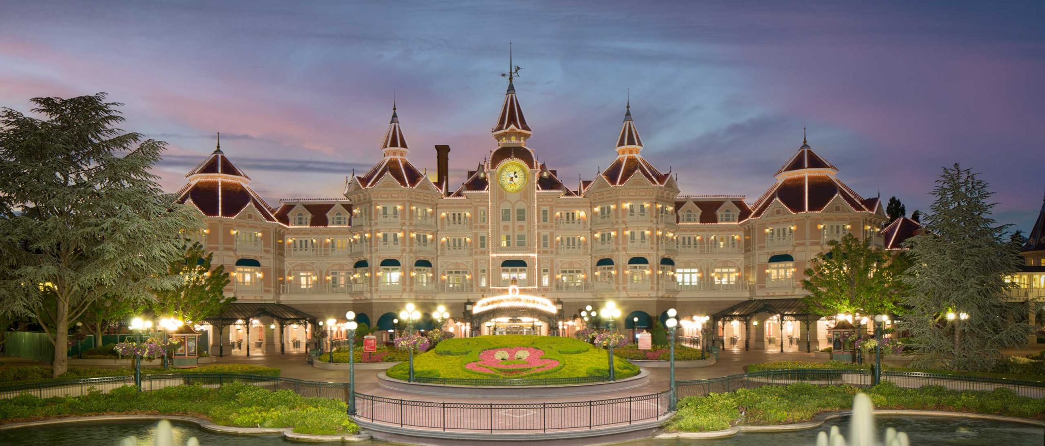 The BEST Disneyland Paris Hotels with a FREE Shuttle Bus