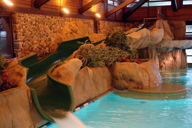 Best Disneyland Paris Hotels with Swimming Pools: Top Options for Your Stay